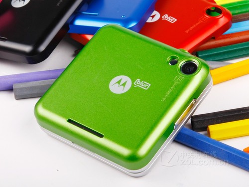 旋转屏个性足 摩托罗拉ME511另类时尚_摩托罗拉 ME511（FlipOut）_深圳手机行情-中关村在线