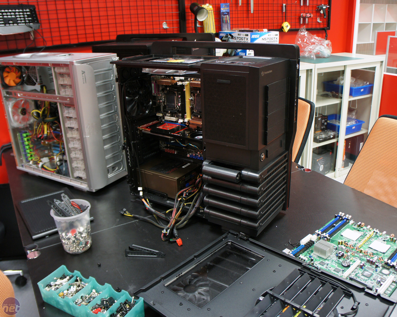 Tt新作亮相英伦 Level 10 GT机箱简评_Tt Level 10 GT（VN10001W2N）_机箱电源评测-中关村在线